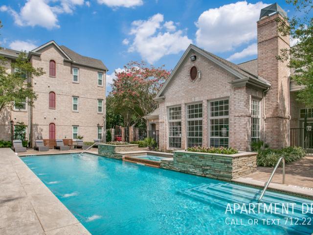 Want to live Greenway/Upper Kirby ? centrally located & upgraded!