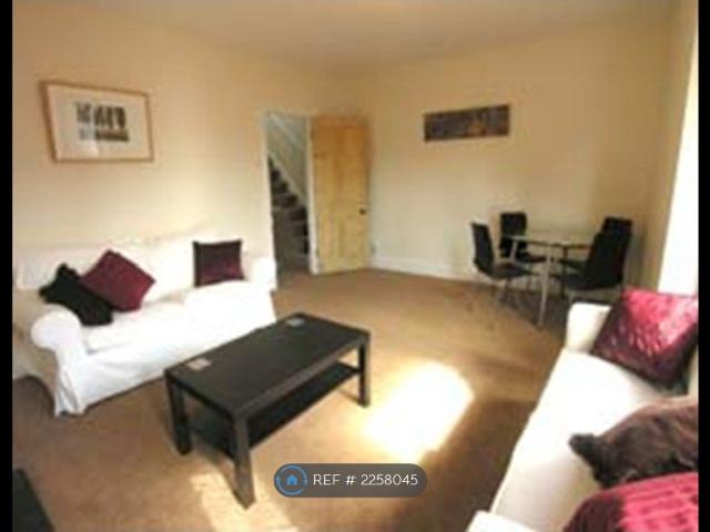 Wantage Road, Reading RG30, 2 bed flat to rent, £1,250 pcm | PrimeLocation