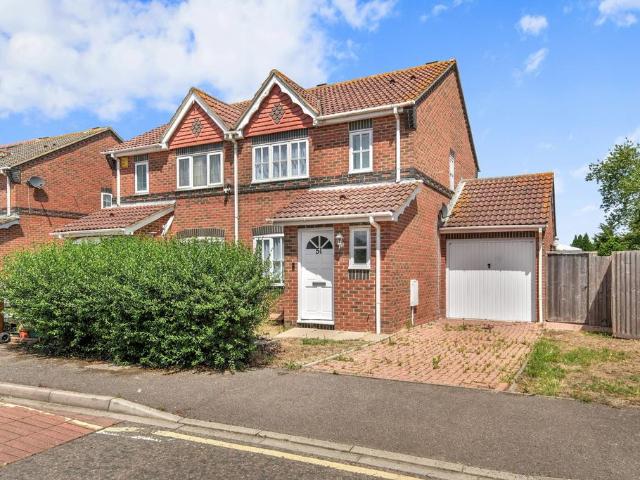 Wanderer Drive, Barking, IG11 3 bed semi detached house to rent £2,800 pcm £646 pw