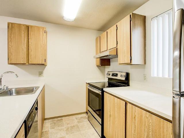 Wandering Creek 2 Bedroom Apartment for Rent at 12910 Se 240th St, Kent, WA 98031