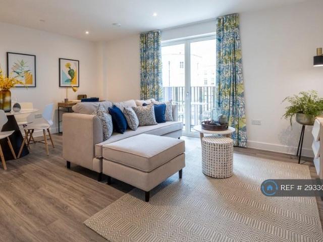 Wandle Road, London, E17 1 bed flat to rent £2,000 pcm £462 pw