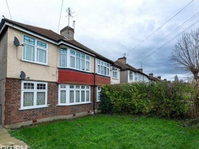 Wandle Road, Morden, 2 Bedroom Maisonette