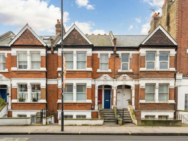 Wandsworth Bridge Road, London SW6 2 bed flat to rent £2,500 pcm £577 pw