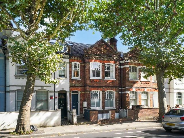 Wandsworth Bridge Road, South Park SW6, 3 bed flat to rent, £4,000 pcm | PrimeLocation
