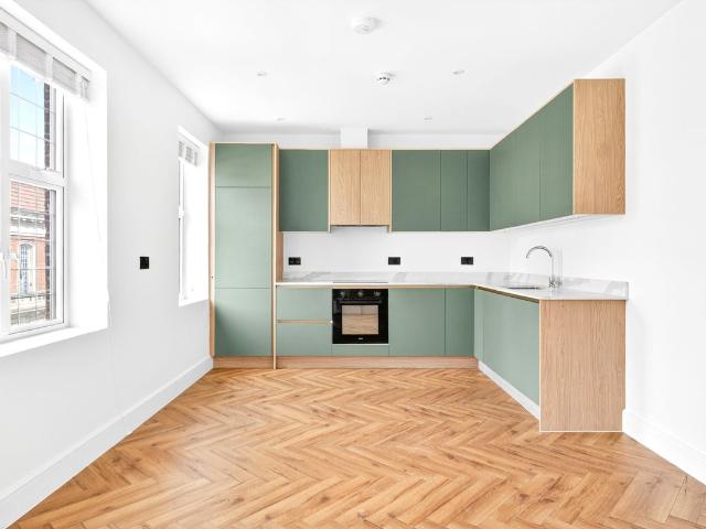 Wandsworth High Street, London SW18, 1 bed flat to rent, £2,100 pcm | PrimeLocation