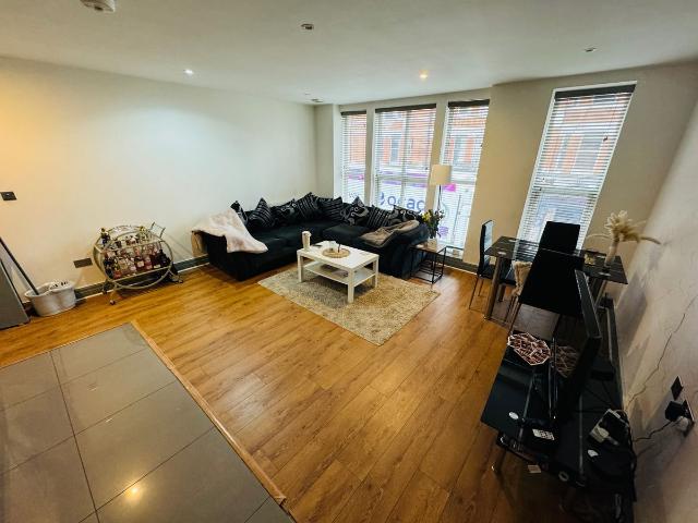 Wandsworth High Street, London SW18, 2 bed flat to rent, £2,200 pcm | PrimeLocation