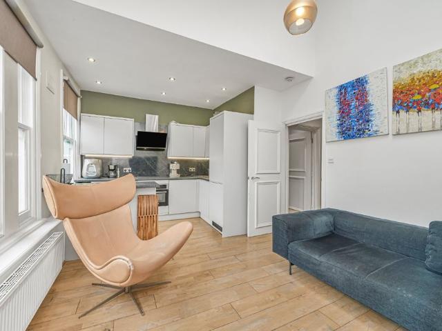 Wandsworth Road, Clapham, London, SW8