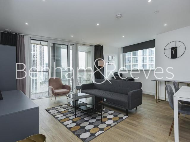Wandsworth Road, Gladwin Tower SW8 2 bed apartment to rent £4,000 pcm £923 pw