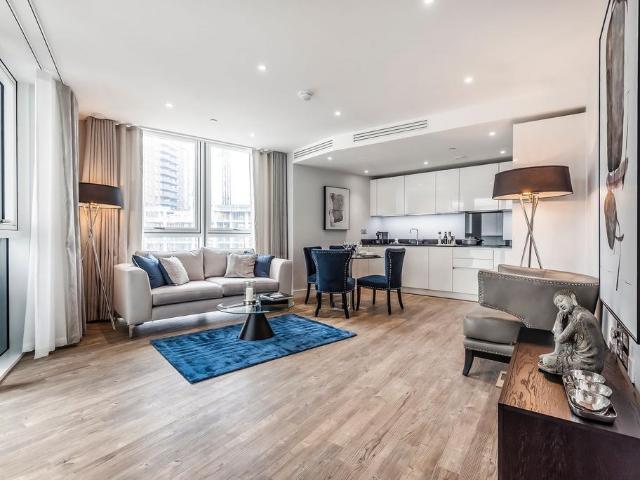 Wandsworth Road, Gladwin Tower, SW8 2 bed flat to rent £3,750 pcm £865 pw