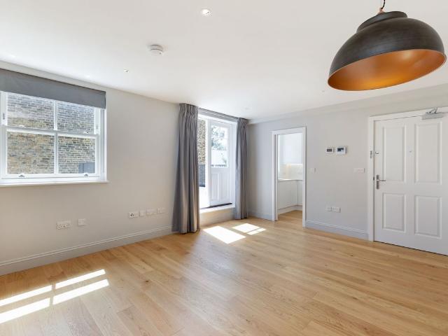 Wandsworth Road, London SW8, Studio to rent, £2,000 pcm | PrimeLocation