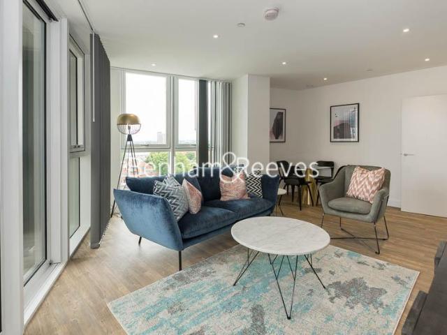 Wandsworth Road, Nine Elms SW8 2 bed apartment to rent £3,900 pcm £900 pw