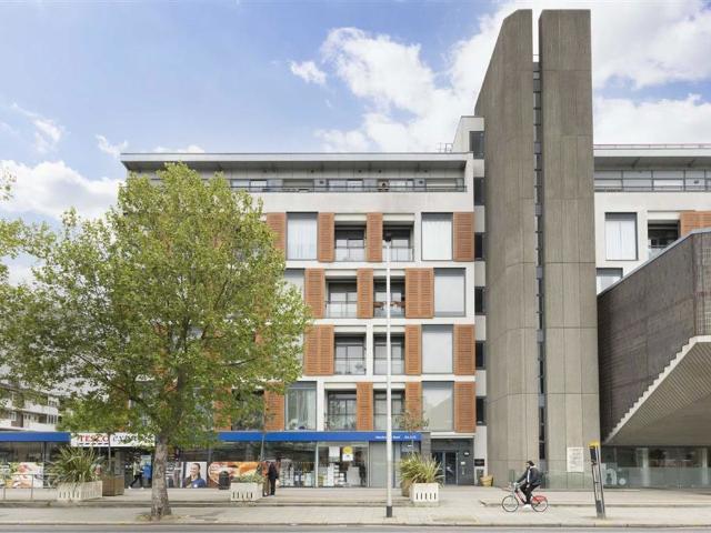 Wandsworth Road, South Lambeth SW8, 2 bed flat to rent, £2,600 pcm | PrimeLocation