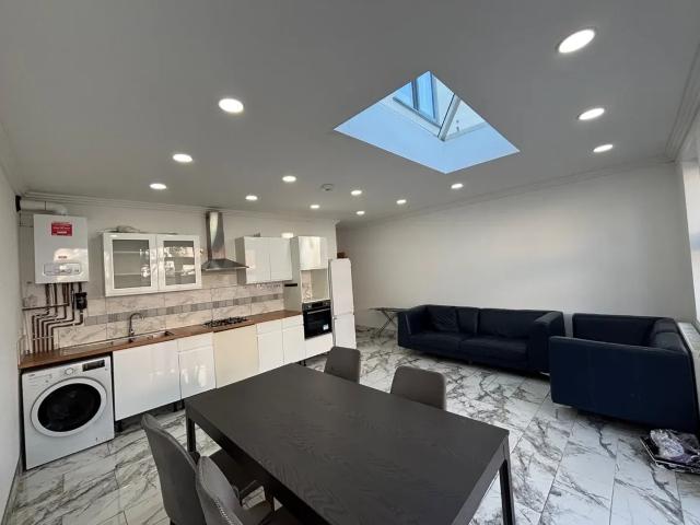 Wanstead Park Road, Ilford IG1, 1 bed flat to rent, £2,100 pcm | PrimeLocation