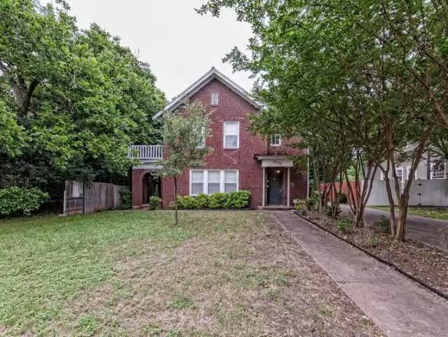 Waco 1BA, Historic Duplex on Colcord Avenue!