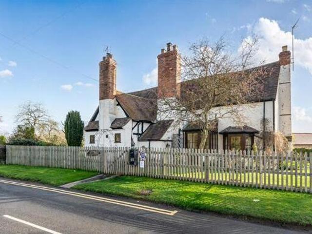 Wadborough Road, Littleworth, 3 Bedroom Farm