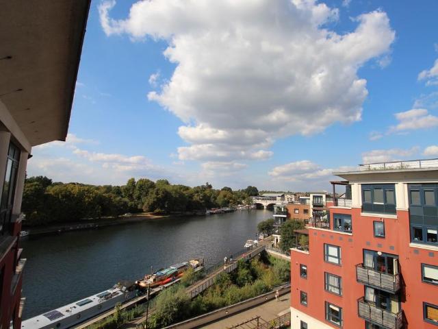 Wadbrook Street, Kingston Upon Thames. 2 bed apartment to rent £2,450 pcm £565 pw