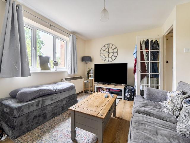 Waddington Close, Enfield EN1, 1 bed flat to rent, £1,300 pcm | PrimeLocation