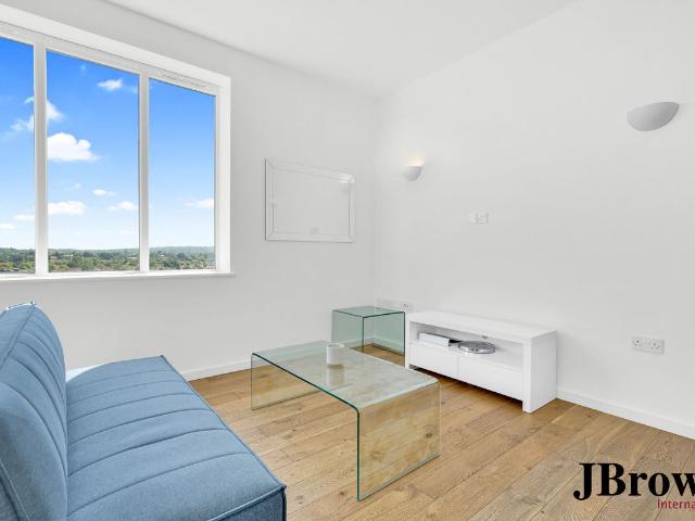 Waddon House, Croydon, Croydon, Surrey CR0, 1 bed flat to rent, £1,350 pcm | PrimeLocation