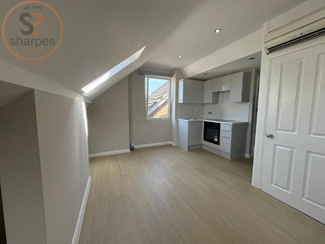 Waddon New Road, Croydon, London Studio to rent £1,000 pcm £231 pw