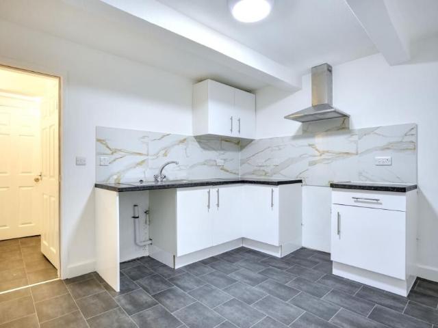 Waddon Road, Croydon CR0, 1 bed flat to rent, £1,300 pcm | PrimeLocation
