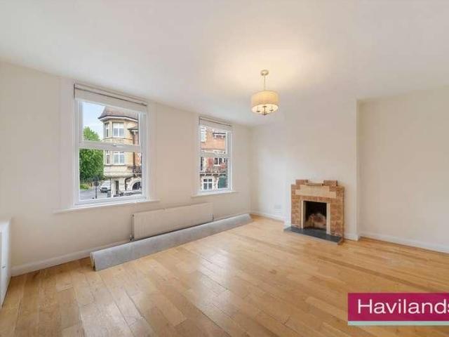 Wades Hill, N21