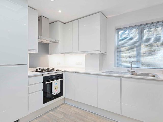 Wades Hill, London N21, 1 bed flat to rent, £1,425 pcm | PrimeLocation