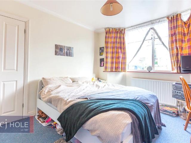 Wades Road, Bristol BS34 3 bed semi detached house to rent £2,075 pcm £479 pw