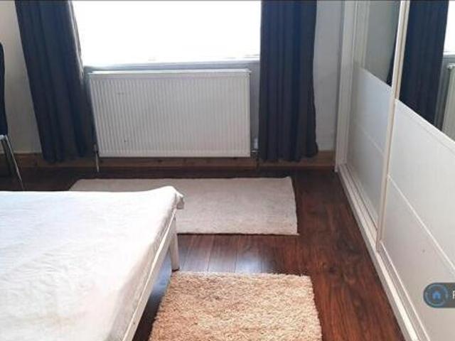Wadeville Avenue, Romford, 1 Bedroom House