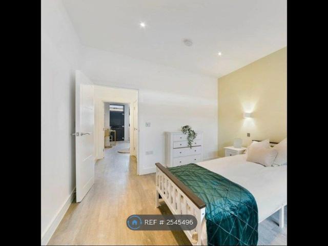 Wadham Gardens, Greenford UB6, 1 bed flat to rent, £1,675 pcm | PrimeLocation