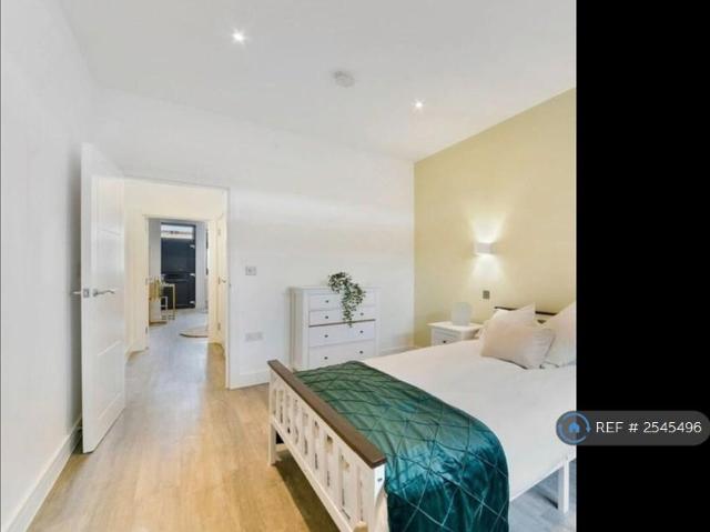 Wadham Gardens, Greenford, UB6 1 bed flat to rent £1,675 pcm £387 pw