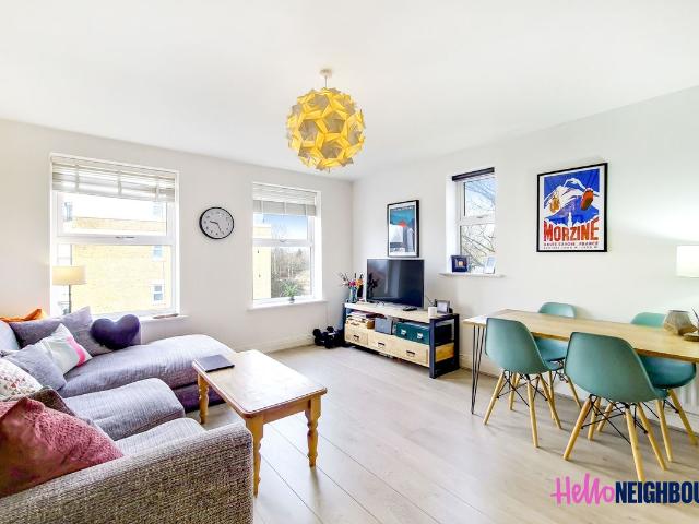 Wadham Mews, London SW14, 2 bed flat to rent, £2,500 pcm | PrimeLocation