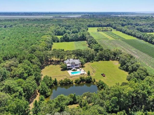 Wadmalaw Island, SC 29487