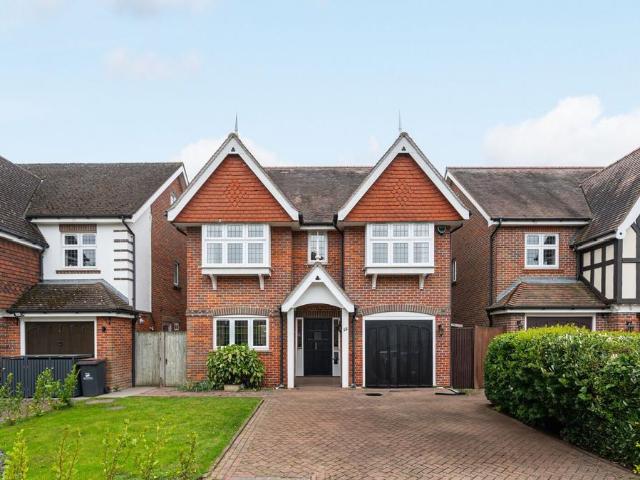 Wagtail Walk, Beckenham, BR3 6 bed detached house to rent £4,500 pcm £1,038 pw