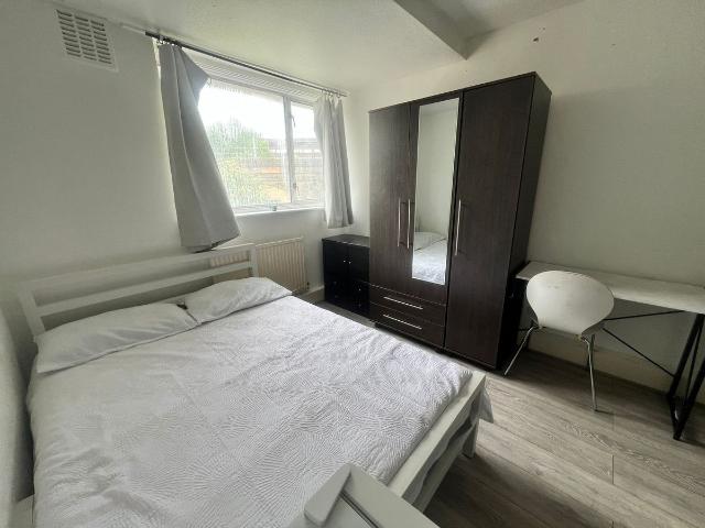 Wager Street, London E3, Room to rent, £1,000 pcm | PrimeLocation