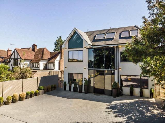 Waggon Road, Barnet, EN4 5 bed detached house to rent £10,000 pcm £2,308 pw