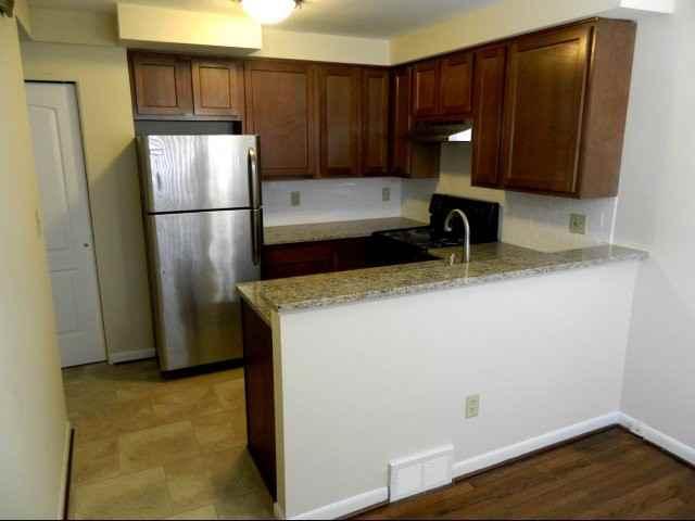 Waitlist Only Arlington Townhomes & Apartments 1 Bedroom Apartment for Rent at 3115 Evergreen Dr, Royal Oak, MI 48073