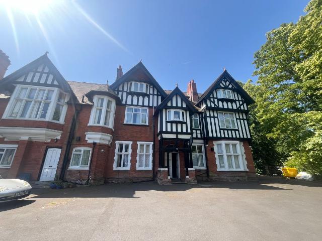 Wake Green Road, Birmingham B13, 2 bed flat to rent, £950 pcm | PrimeLocation