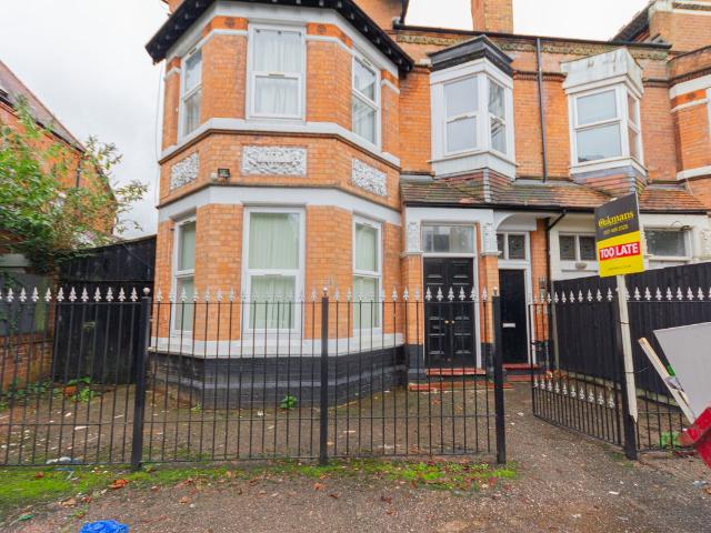 Wake Green Road, Moseley B13, 2 bed flat to rent, £1,025 pcm | PrimeLocation
