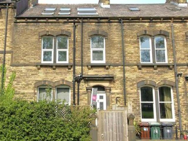 Wakefield Road, Huddersfield, 4 Bedroom Terraced