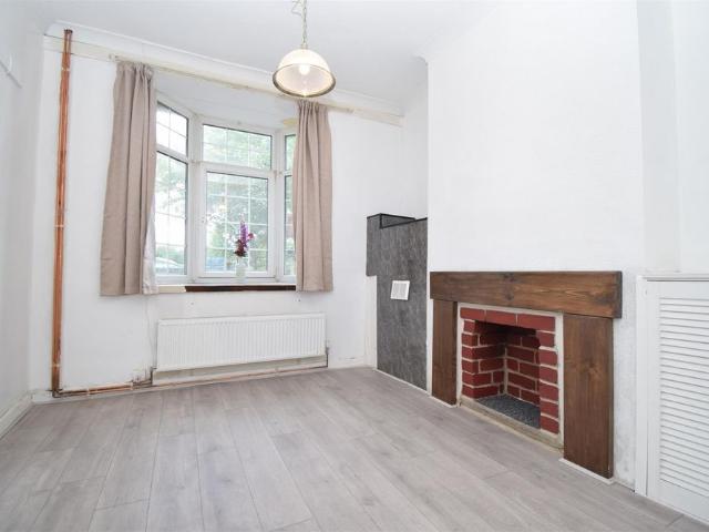 Wakefield Road, Kinsley, Pontefract