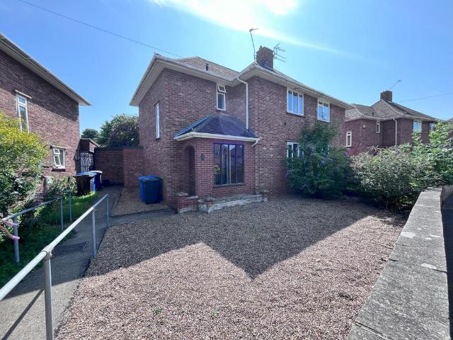 Wakefield Road, Norwich NR5 4 bed semi detached house to rent £1,900 pcm £438 pw