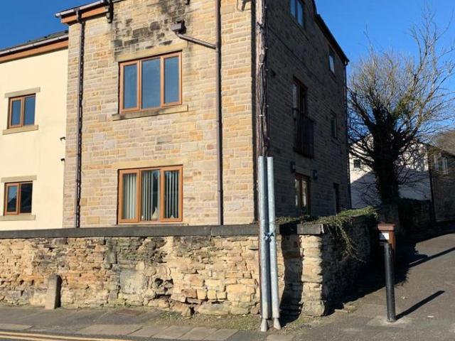 Wakefield WF4, 2 bed flat to rent, £800 pcm | PrimeLocation