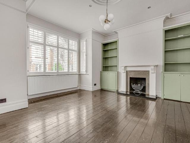 Wakehurst Road, London, SW11 5 bed terraced house to rent £6,500 pcm £1,500 pw