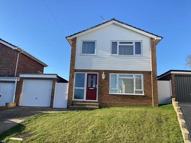 Wakelins End, Cookham, Maidenhead SL6, 3 bed detached house to rent, £2,500 pcm | PrimeLocation