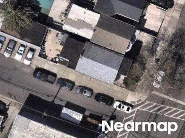 Wakeman Ave