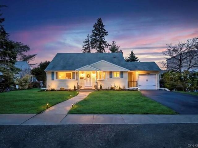 Walter Ave, Hicksville, Home For Sale