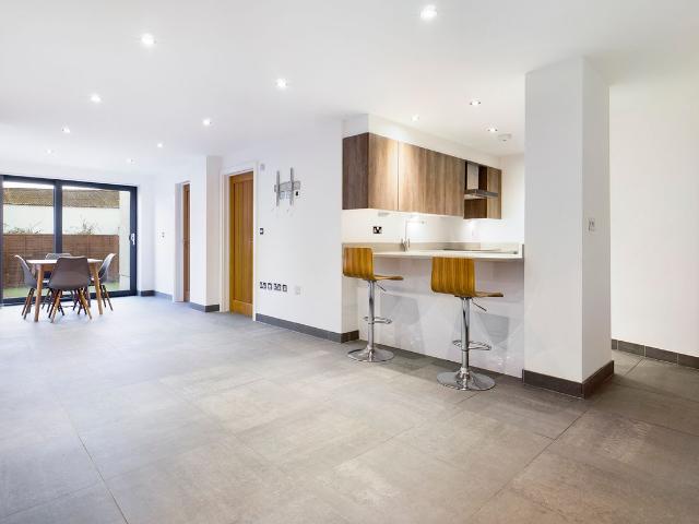 Walter Road, Uplands, Swansea SA1, 2 bed flat to rent, £1,175 pcm | PrimeLocation