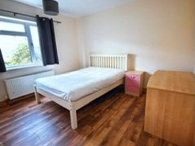 Walter Road, Wokingham RG41, Room to rent, £800 pcm | PrimeLocation