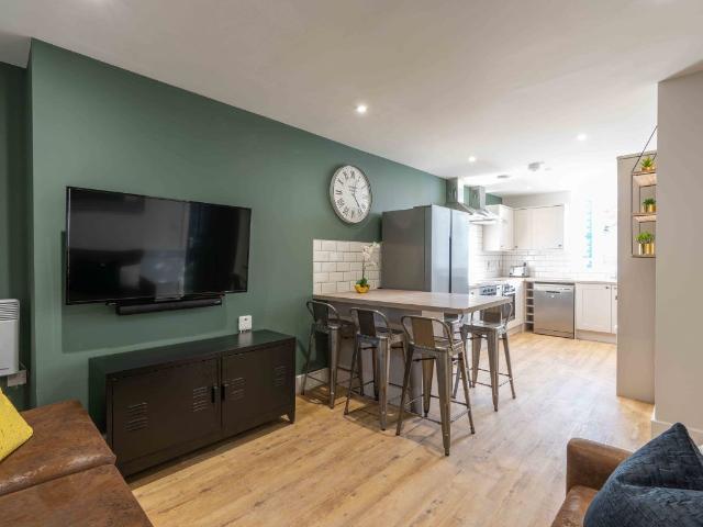 Walter Road, Swansea SA1, 7 bed flat to rent, £455 pppm | PrimeLocation