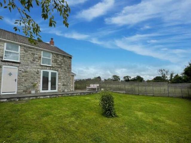 Walters Road, Cwmllynfell, 2 Bedroom Semi detached